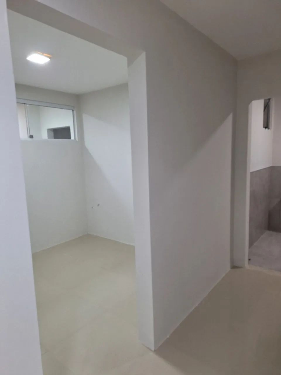 Prédio na av. Jerônimo de Albuquerque, Vinhais, com piso térreo e ...