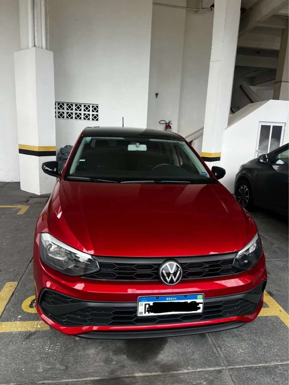 Volkswagen Polo TRACK FIRST EDITION 1.0 FLEX 12V 5P Usados e Novos