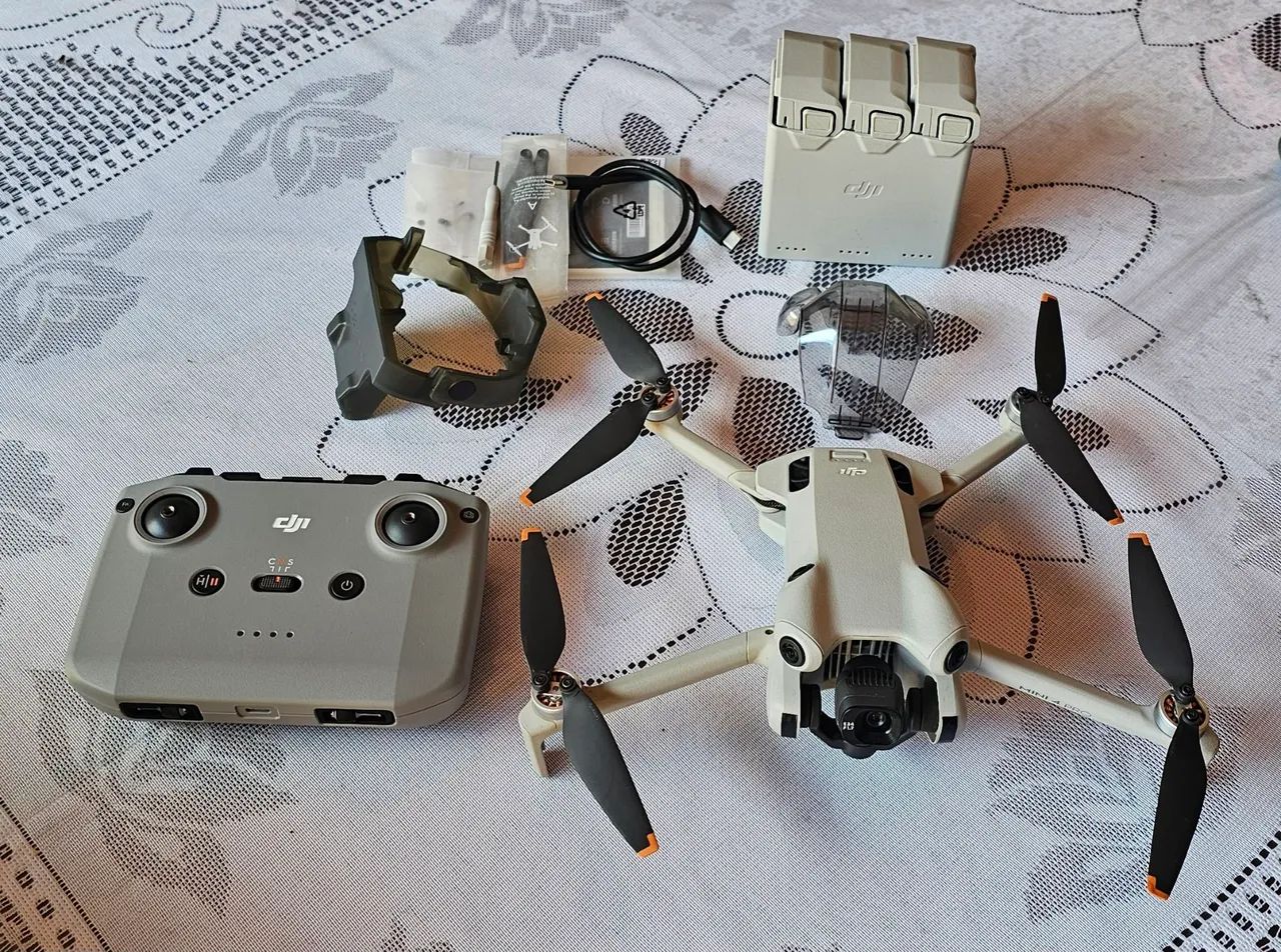 Drone DJI Mini 4 Pro Fly More Combo Plus - Drones - Dias D'Ávila ...