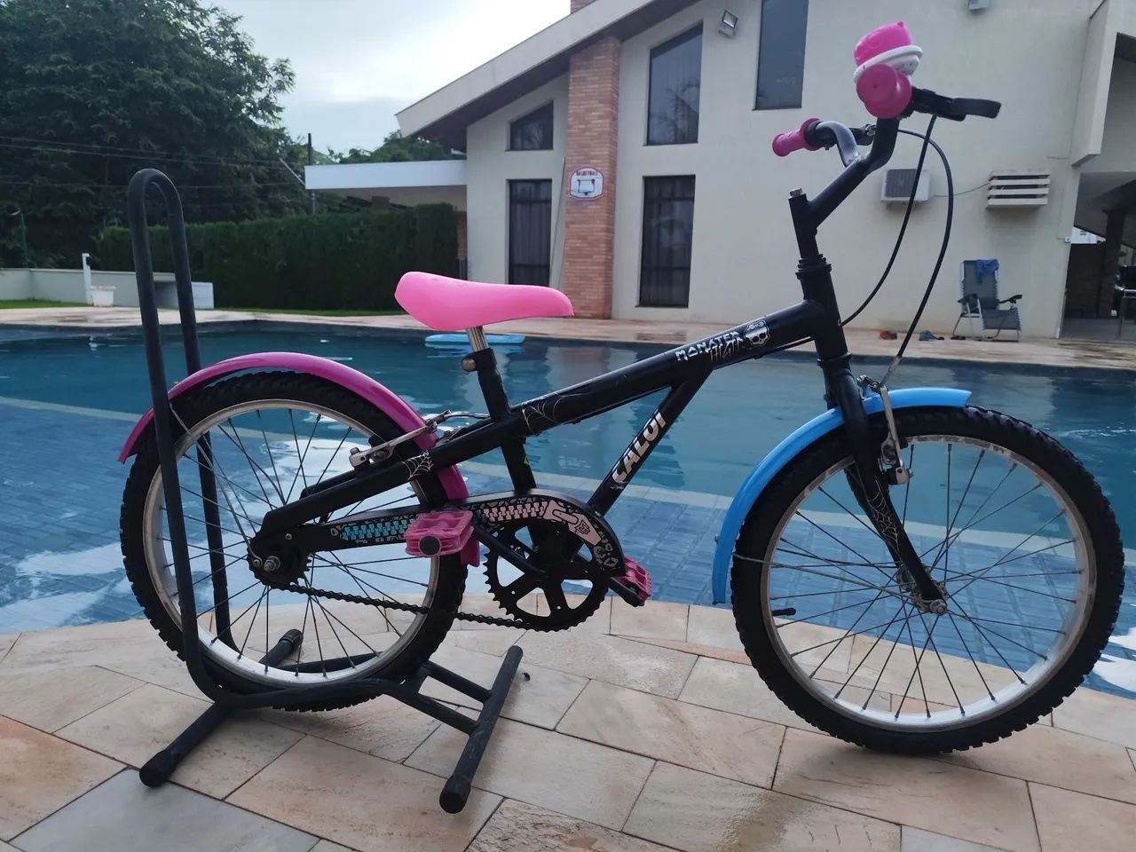Bicicleta Infantil Caloi Monster High aro 20 - Ciclismo - Gleba Fazenda ...
