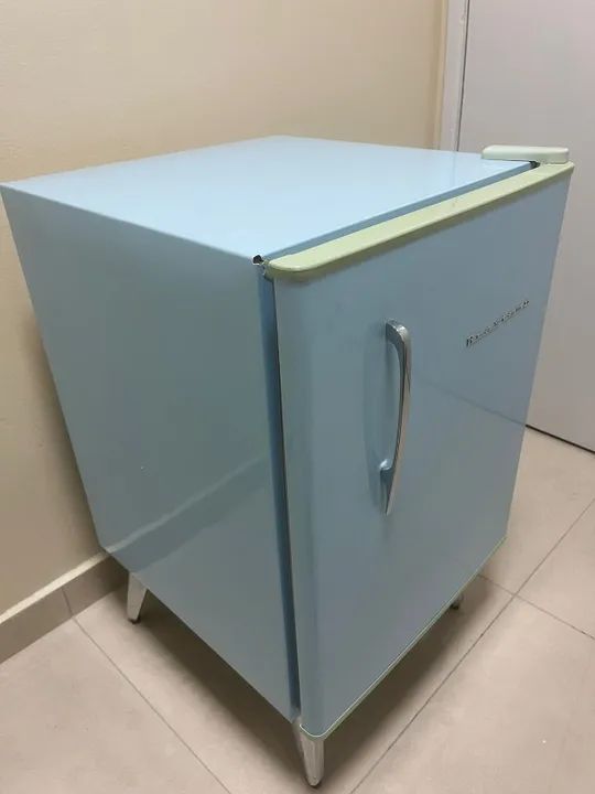 Frigobar BRASTEMP, Retrô, 76 litros, Azul marinho - Geladeiras e ...