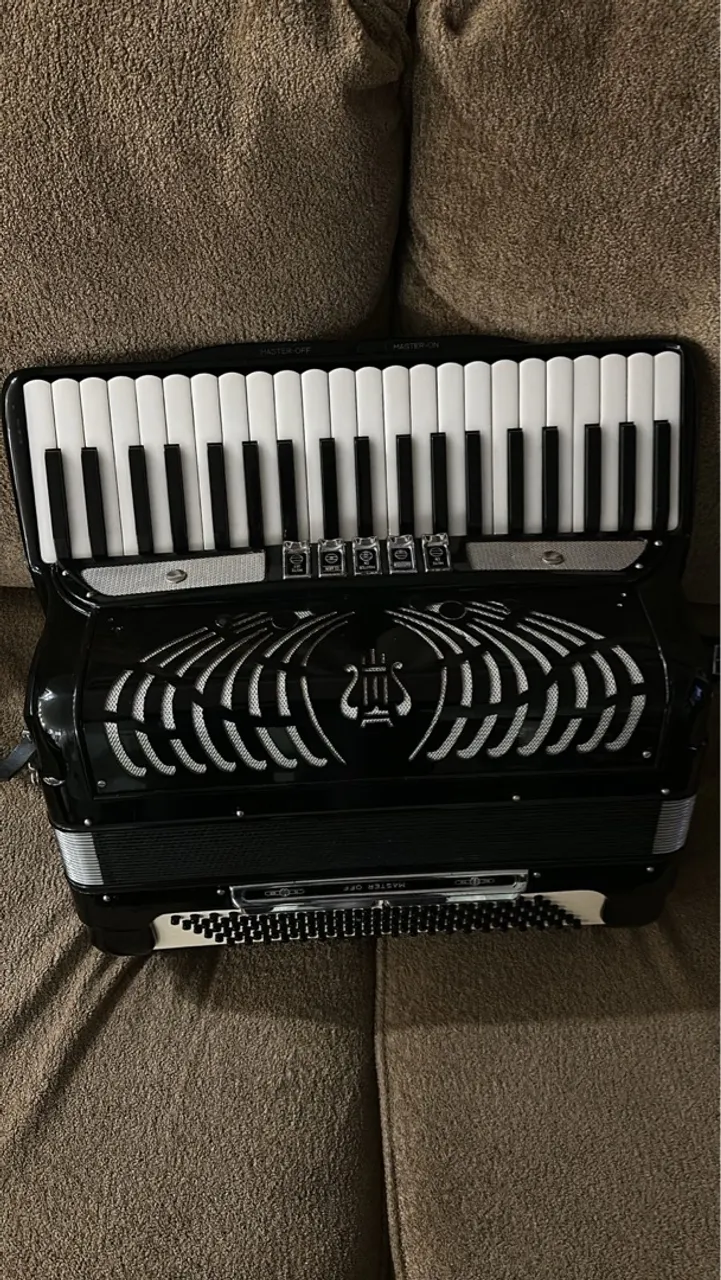 "acordeon quarta de voz" - Instrumentos musicais no Brasil