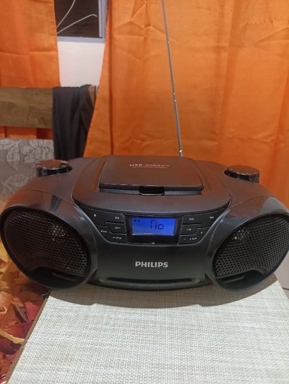 Som Philips com CD Player e Rádio. Com 85 CDs - Aparelhos de Som ...
