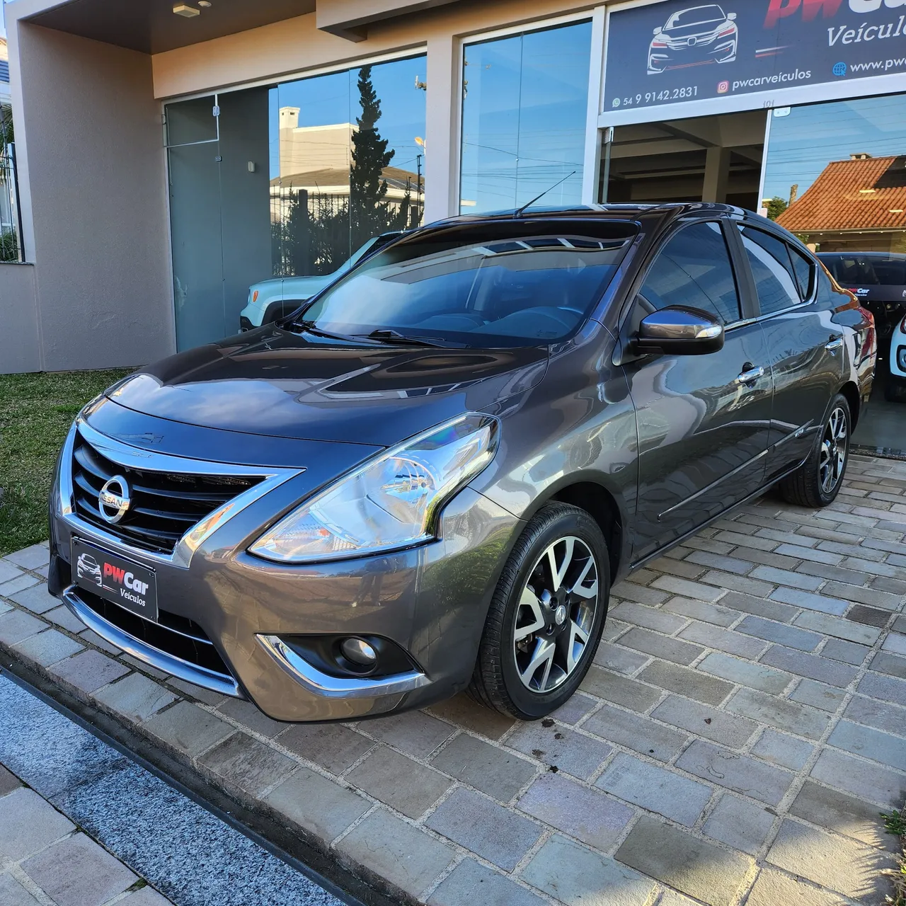NISSAN VERSA Usados e Novos no RS