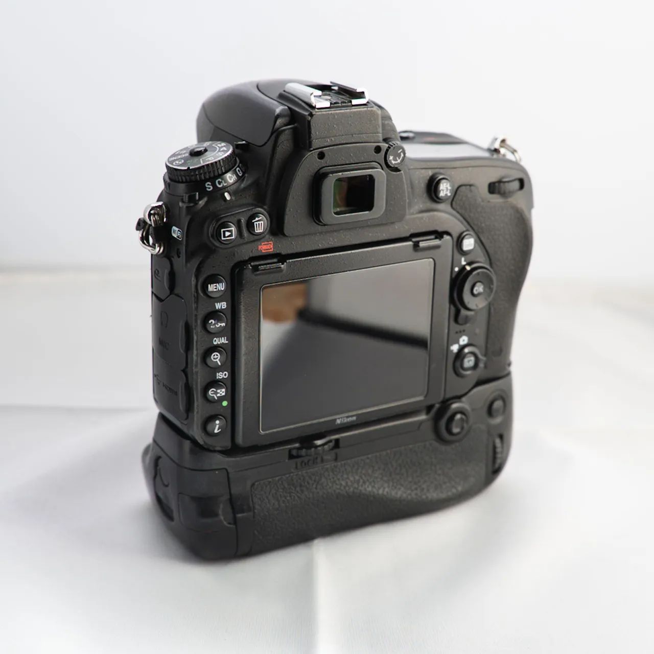 Nikon D750 Full Frame + Grip + 2 Baterias - Câmeras e Filmadoras - Asa ...