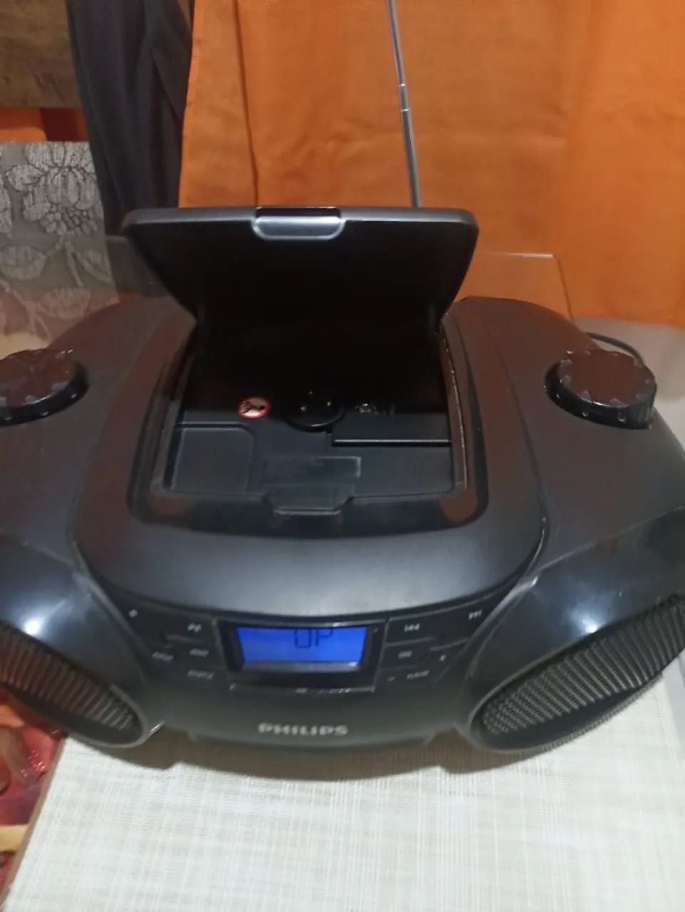 Som Philips com CD Player e Rádio. Com 85 CDs - Aparelhos de Som ...