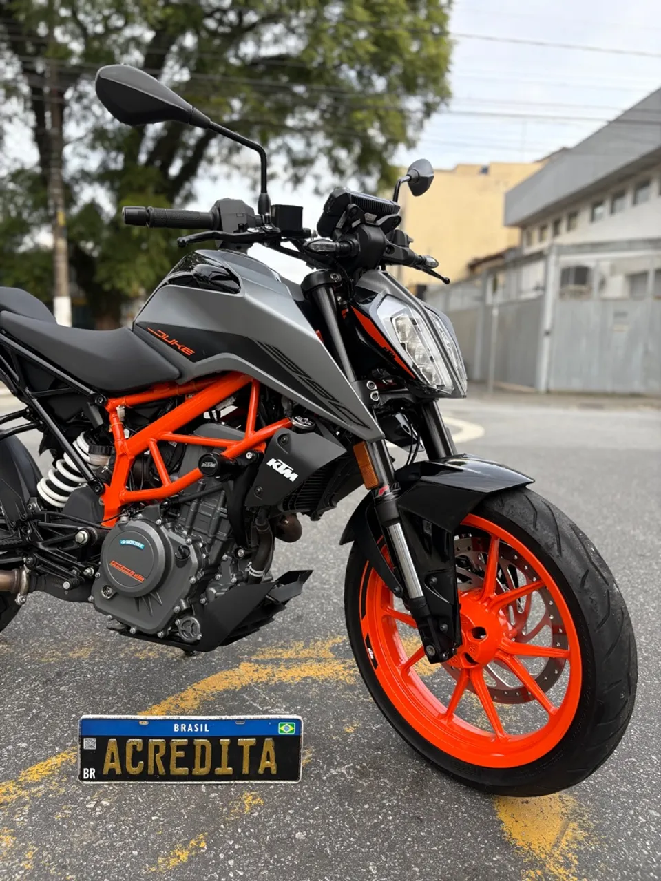Motos KTM DUKE 390 no Brasil