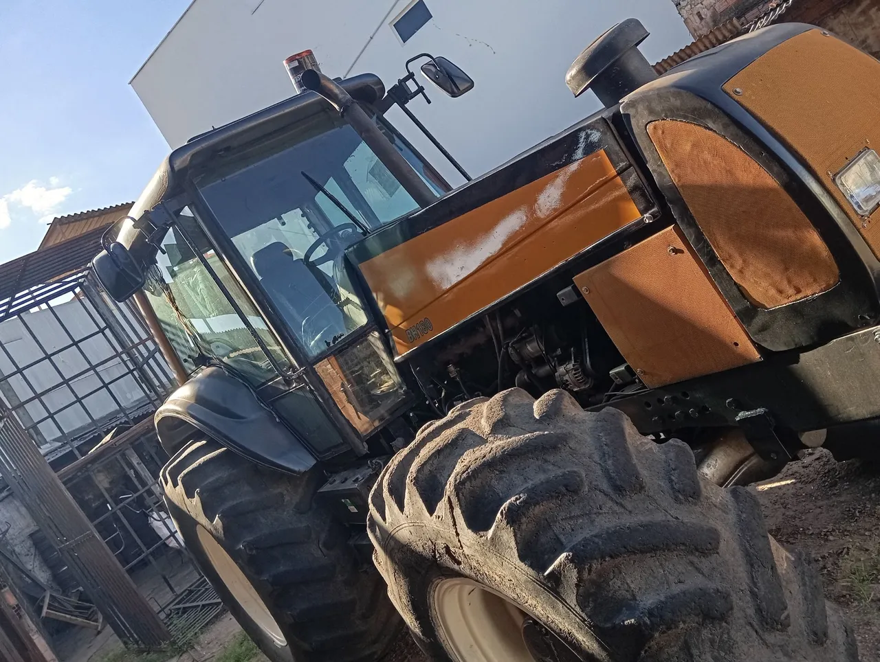 "trator pequeno" - Tratores e máquinas agrícolas no Brasil