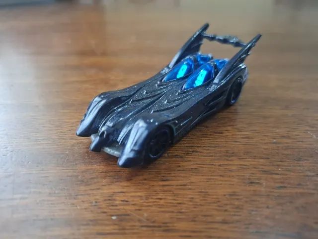 Hot Wheels - Batmobile (Action Figure) 2019 - Brinquedos e Jogos ...