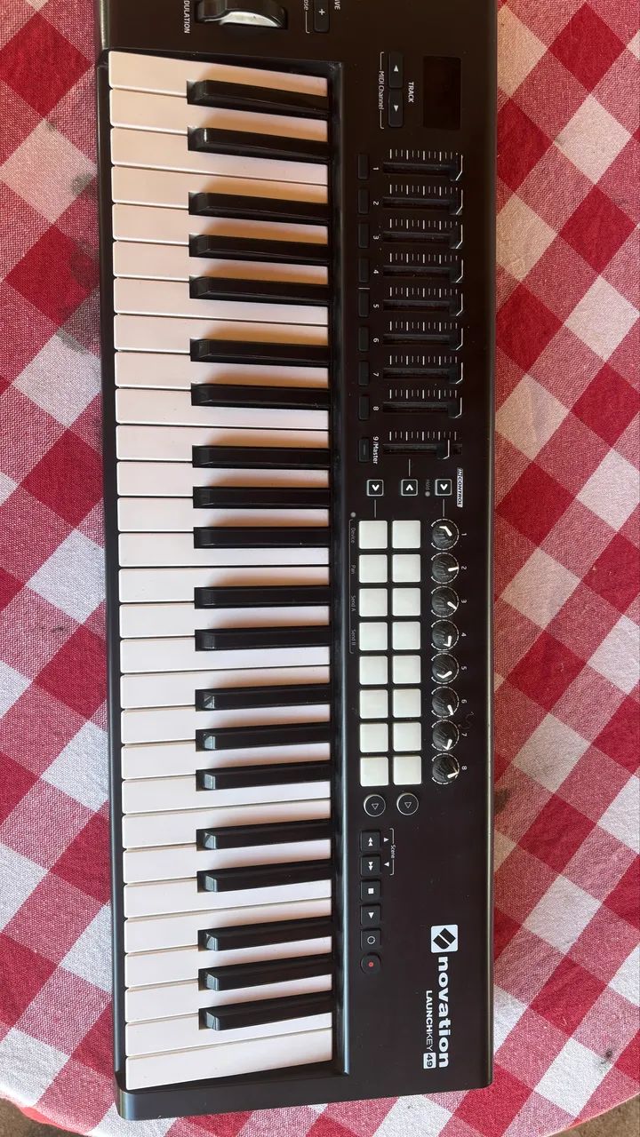Controladora Novation Launchkey 49 MK2 - Instrumentos musicais - Cidade ...