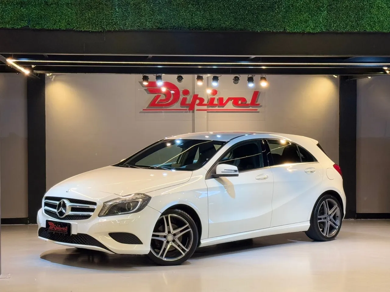 MERCEDES-BENZ A-200 2015 Usados e Novos