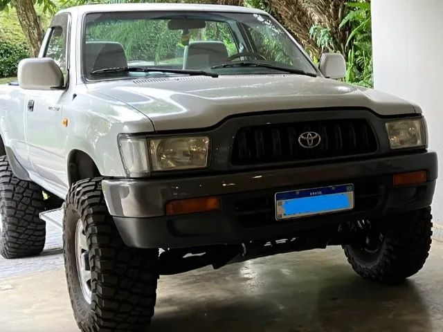 TOYOTA HILUX 2002 Usados e Novos