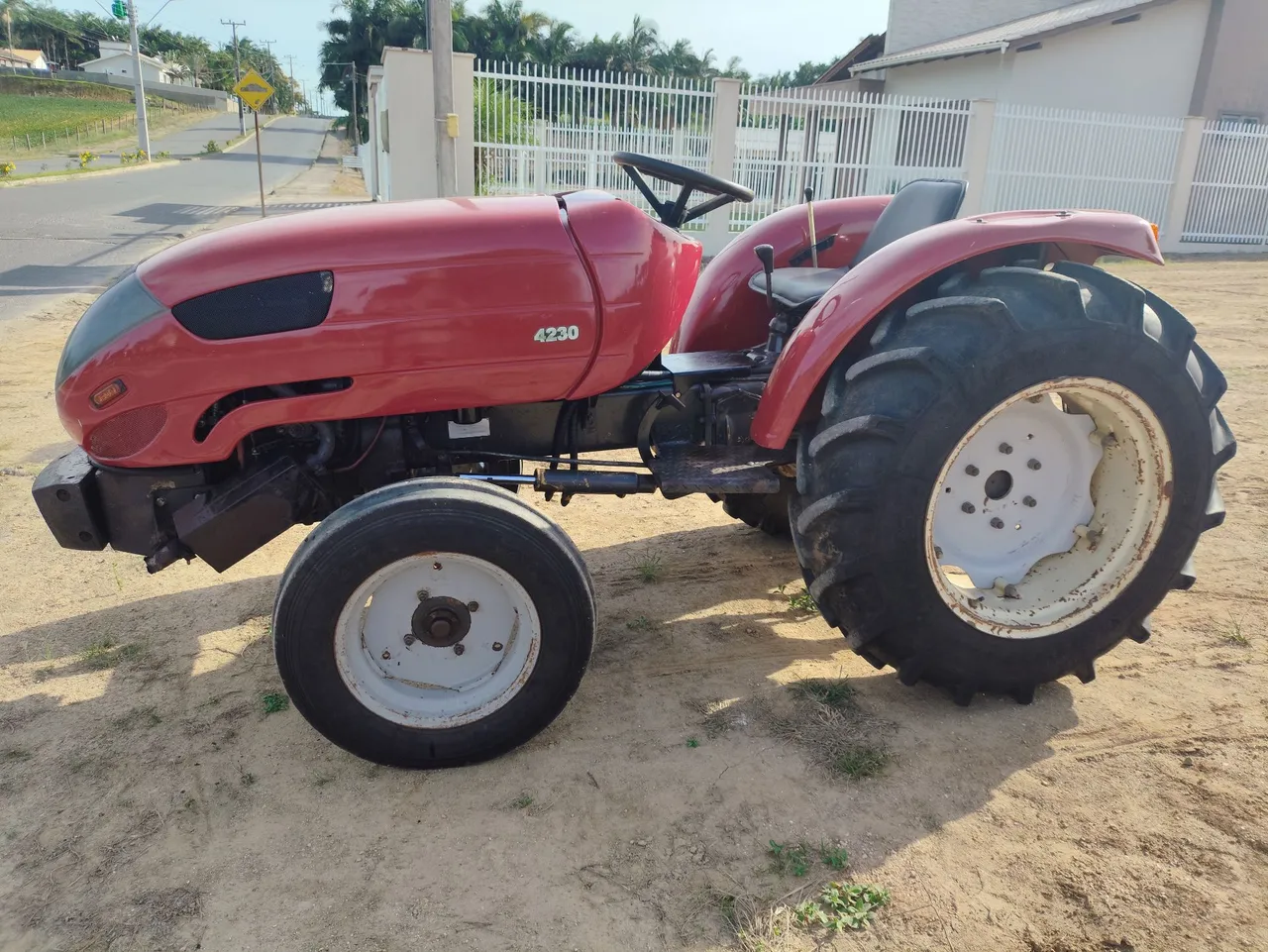 "trator pequeno" - Tratores e máquinas agrícolas no Brasil
