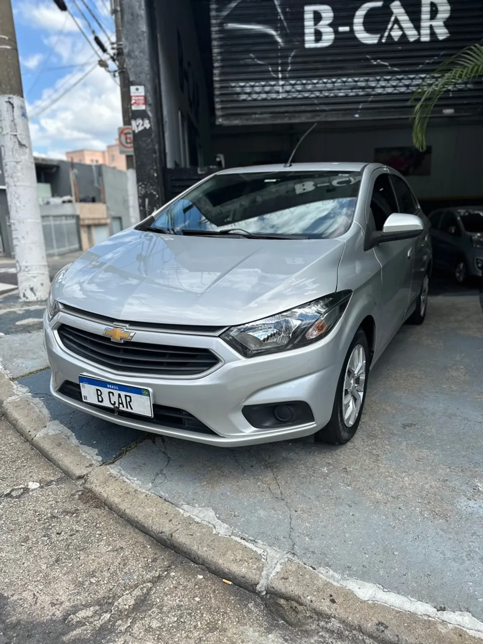CHEVROLET ONIX 2018 Usados e Novos