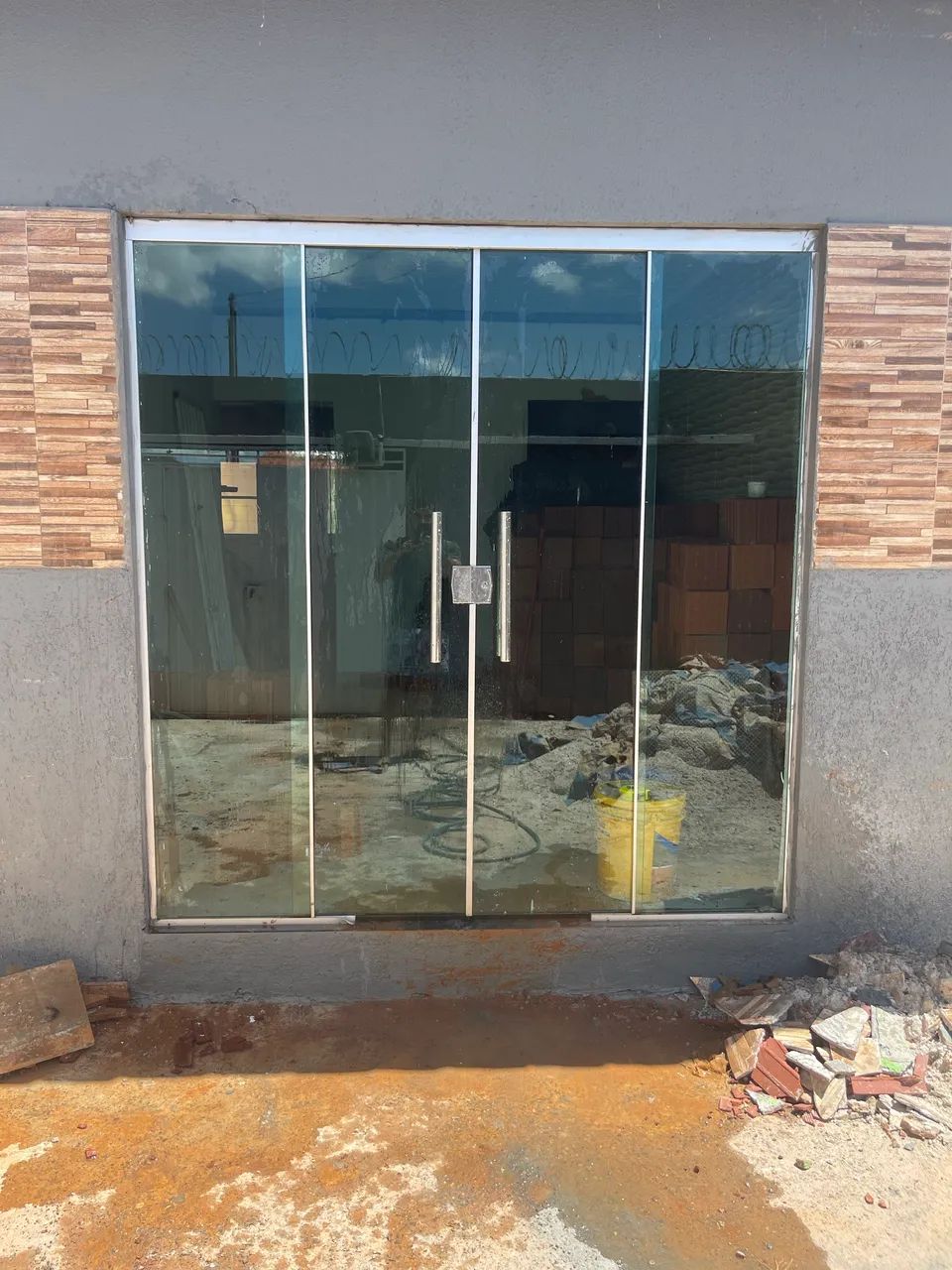 Vendo urgente , preço top pra levar tudo - Portas e Janelas - Ceilândia ...