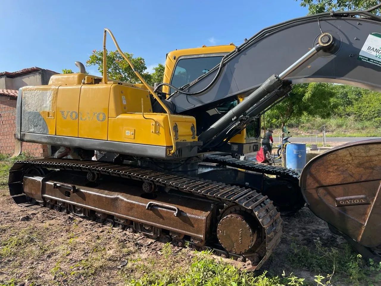 Volvo EC210B - Escavadeira Hidráulica - Máquinas pesadas para ...