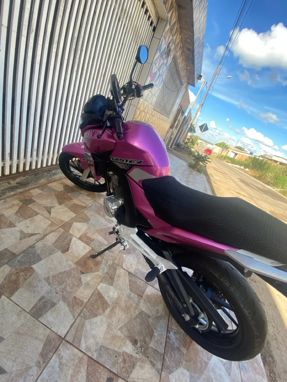 "moto rosa" no Brasil