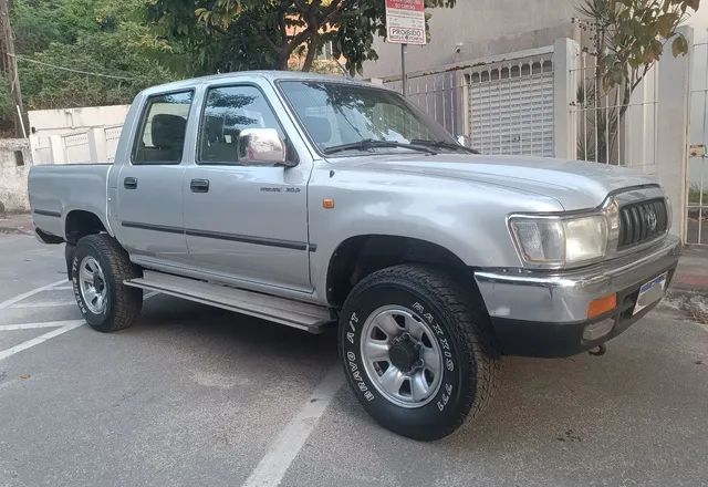 TOYOTA HILUX 2004 Usados e Novos