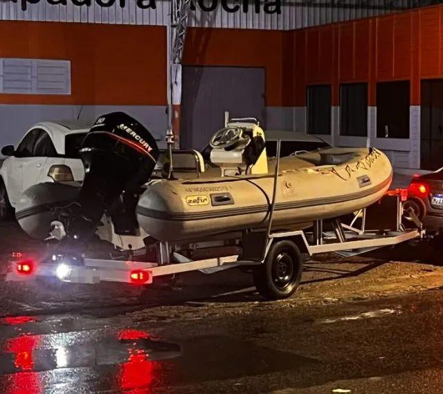 Bote inflavel Zefir 4.2 e motor Mercury 50hp - Barcos e aeronaves ...