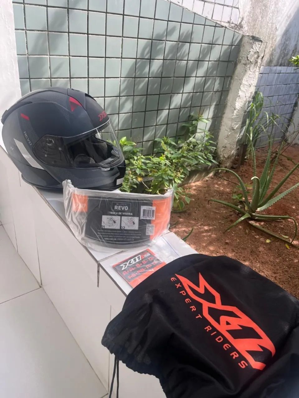Capacete X11 Revo Vision SV Cinza Fosco - Ótimo Estado | R$ 450 - Peças ...