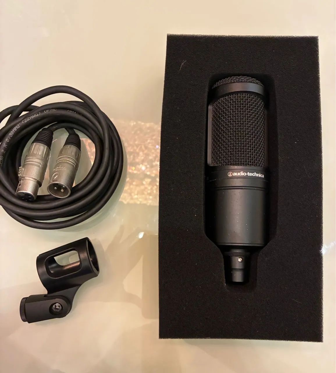 Microfone Condensador AT2020 c/ Interface de Áudio Scarlett Solo ...