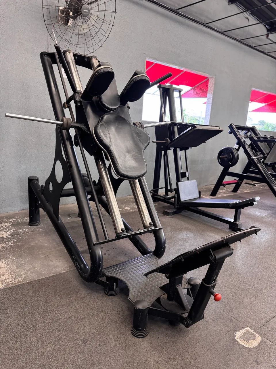 Hack Machine - Robusto - Academia e Exercícios - Canivete, Linhares 1442757658 | OLX