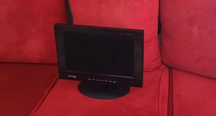 Monitor 14 polegadas com auto falante embutido - TVs - Novo Progresso, Contagem 1385129340 | OLX
