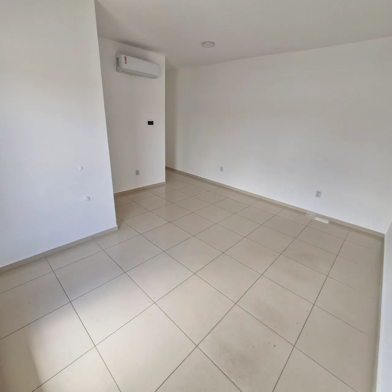 Alugo sala comercial no Centro de Maranguape, defronte à Cegace e ao ...