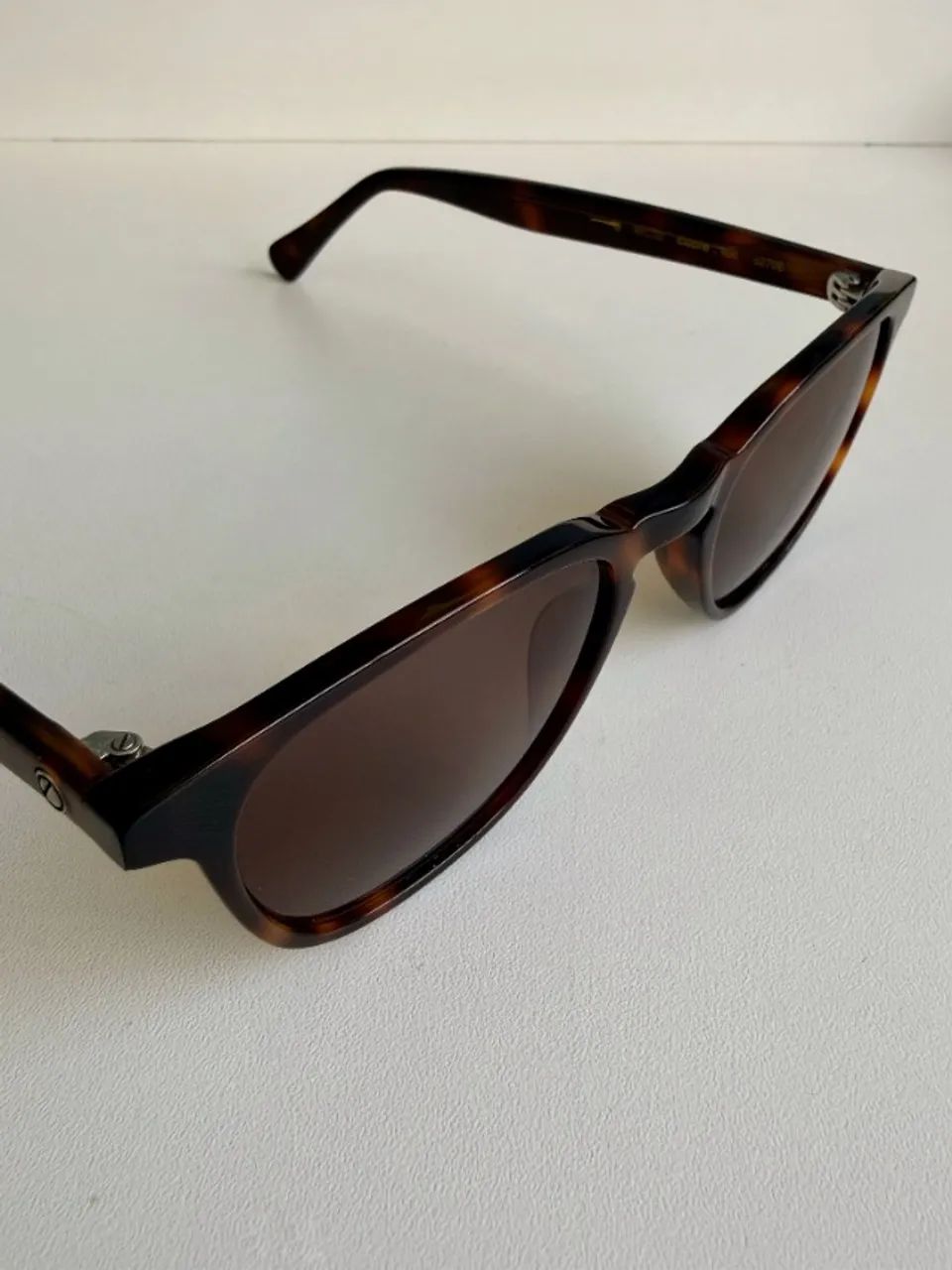 Óculos de Sol Novíssimo Zerezes - Modelo Luc Clássico - Acessórios ...