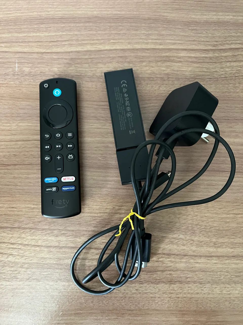 Fire TV Stick (Full HD + Alexa) - Dispositivos de Streaming - Camboim ...