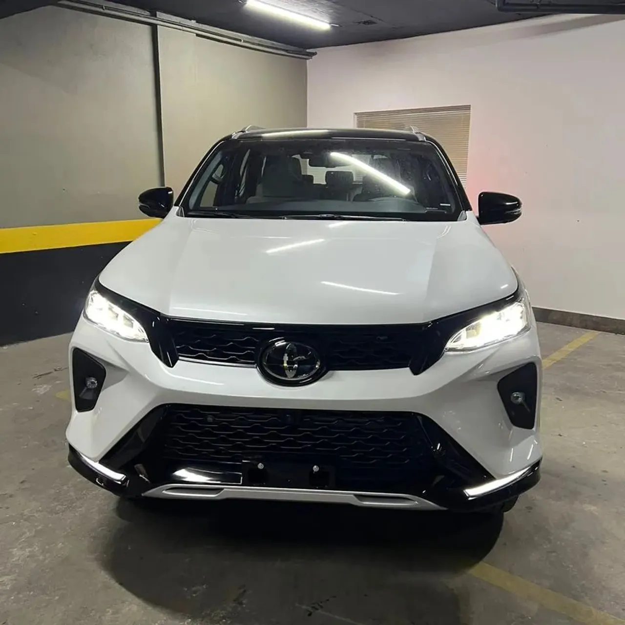 TOYOTA HILUX SW4 DIAMOND 2.8 TB 4X4 DIE. AUT. Usados e Novos