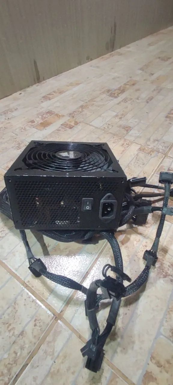 Fonte PC gamer de 750w selo 80 plus com PCI-e de 8 pinos - Peças de ...