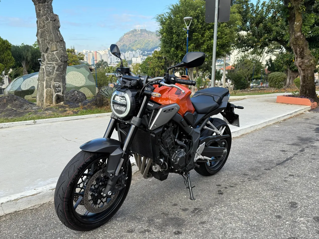 Motos HONDA CB 650R no Brasil