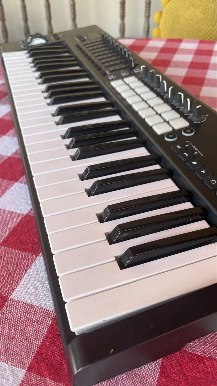Controladora Novation Launchkey 49 MK2 - Instrumentos musicais - Cidade ...