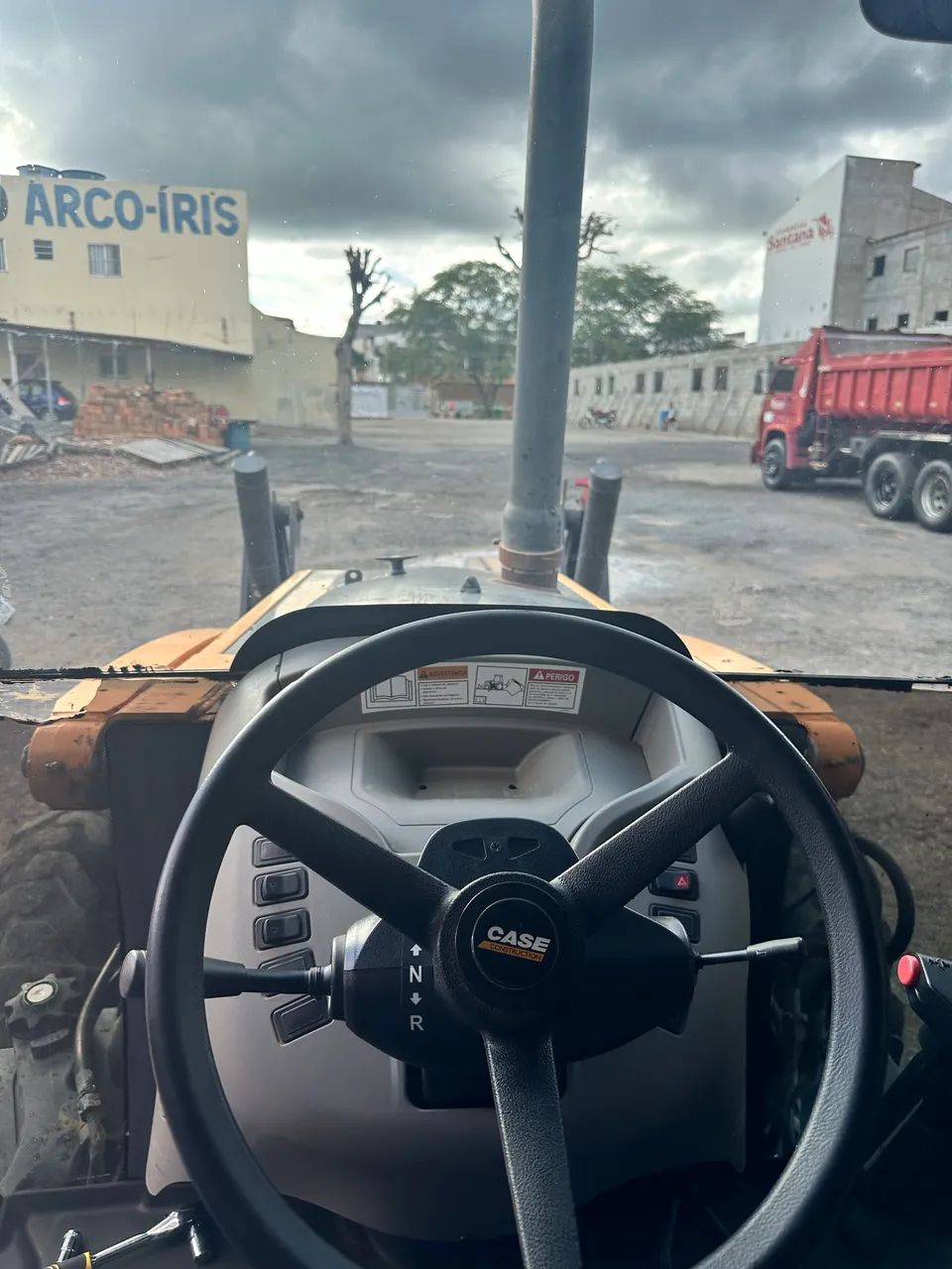 Retroescavadeira case 580 N ano 2022 - Tratores e máquinas agrícolas ...