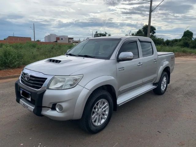 TOYOTA HILUX 2012 Usados e Novos
