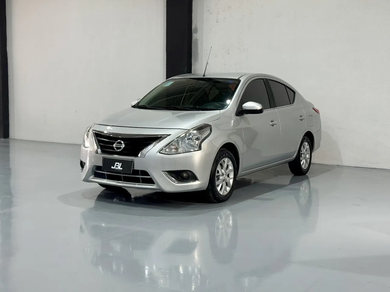 NISSAN VERSA 2018 Usados e Novos
