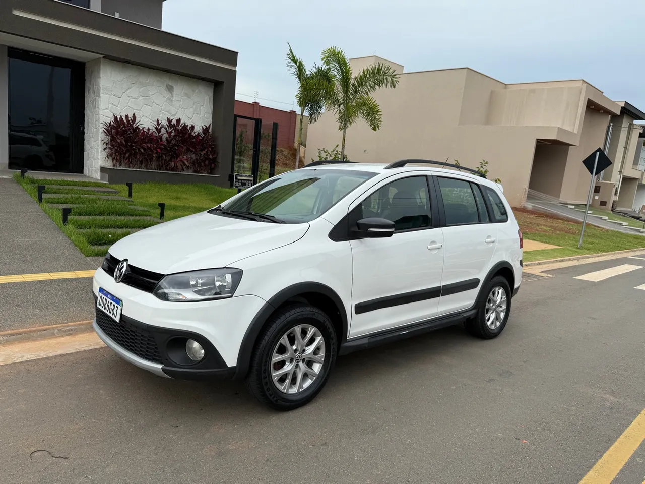 VOLKSWAGEN SPACECROSS Usados e Novos