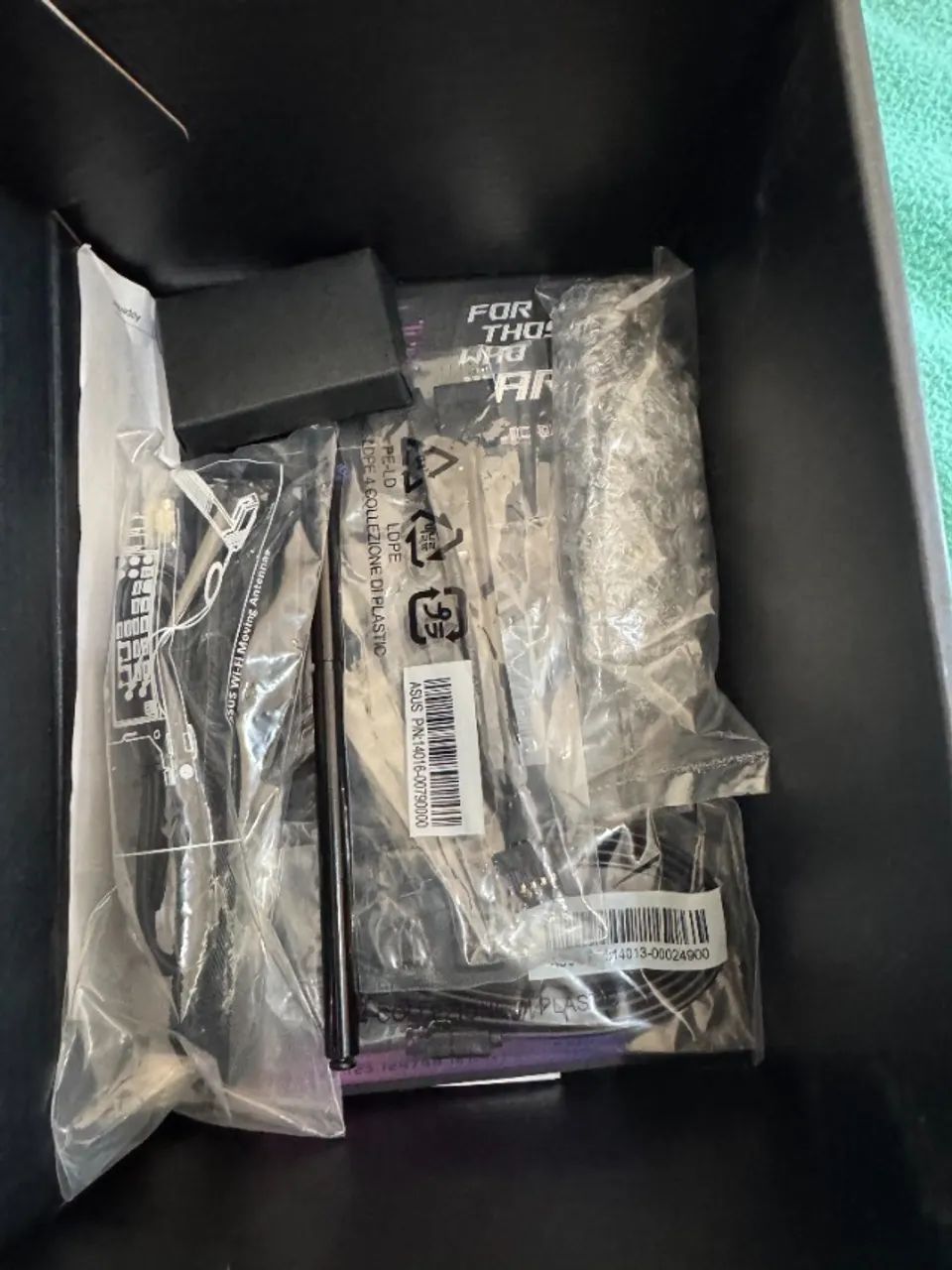 placa-mãe ASUS ROG STRIX Z790-I GAMING WIFI com curto na placa - Peças ...