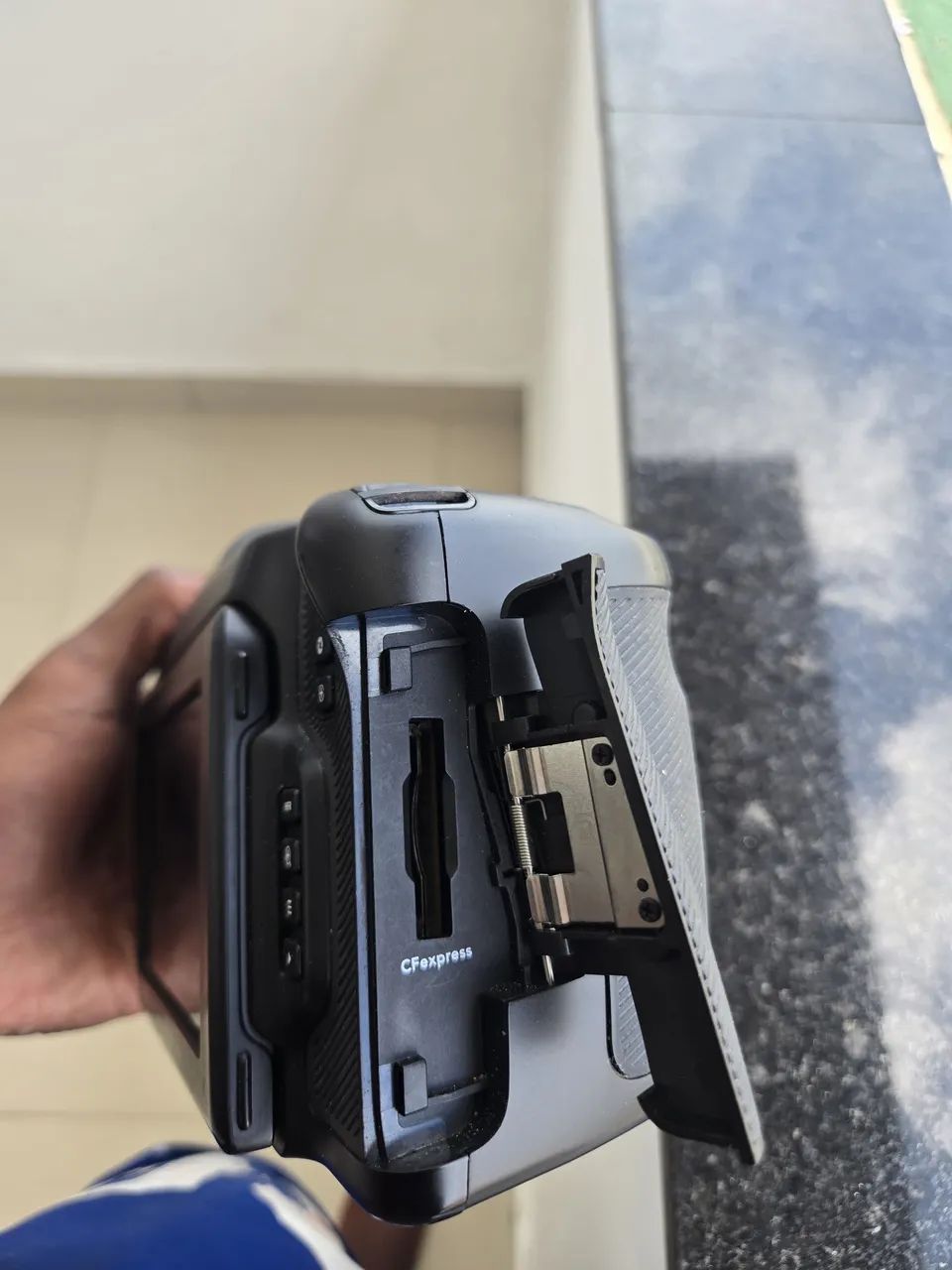 Câmera Blackmagic Pocket Cinema Camera 6K Full Frame - à venda ...