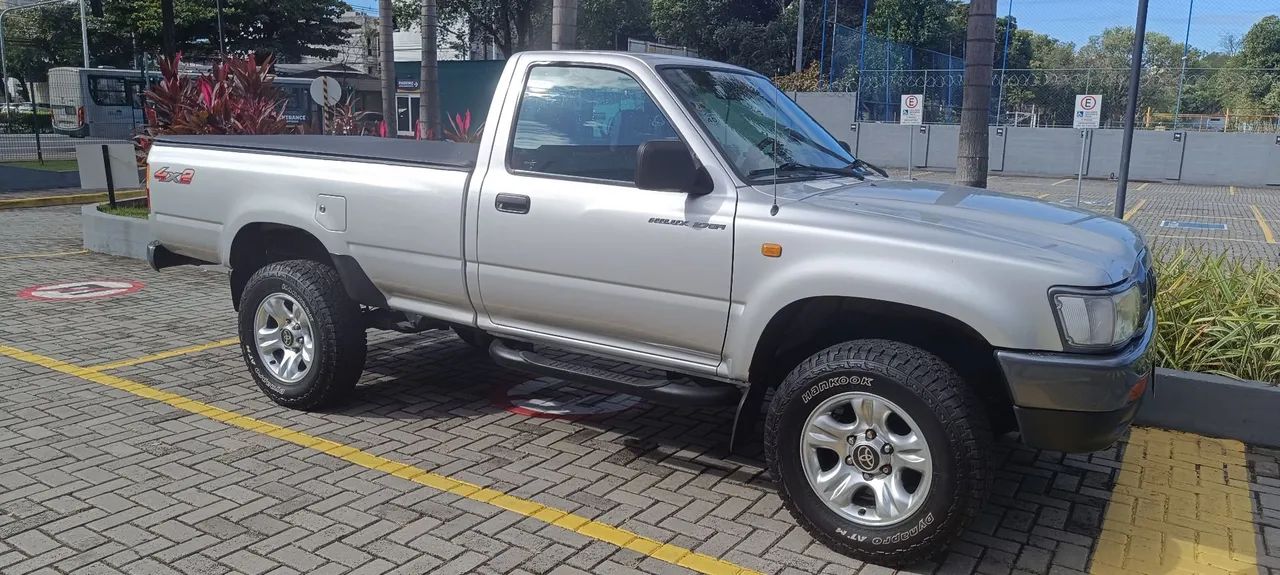 TOYOTA HILUX 2003 Usados e Novos