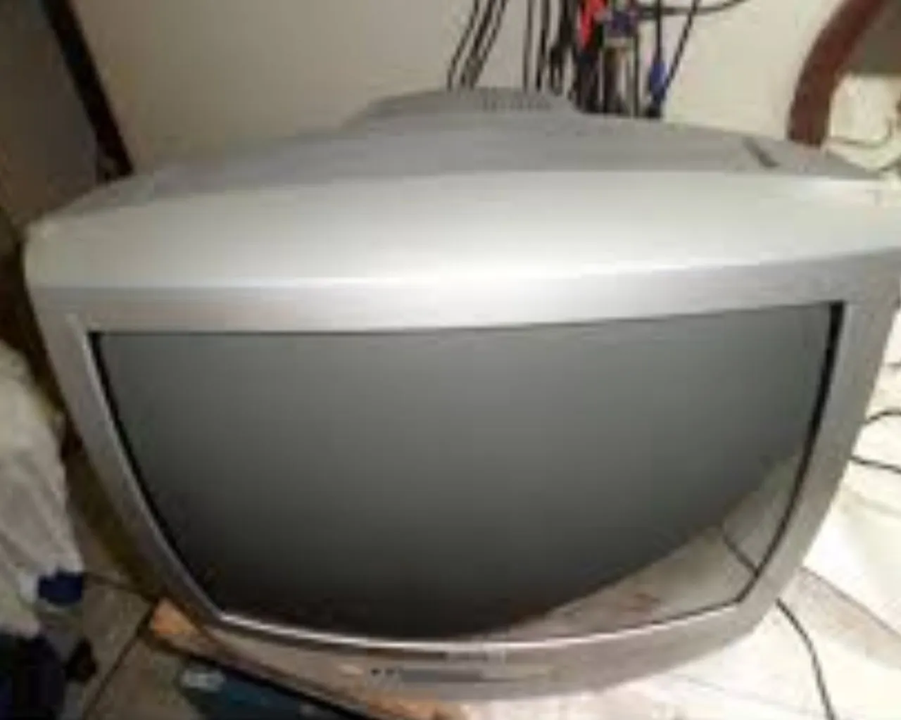 "tv de 29 polegadas de tubo" - TVs no Brasil