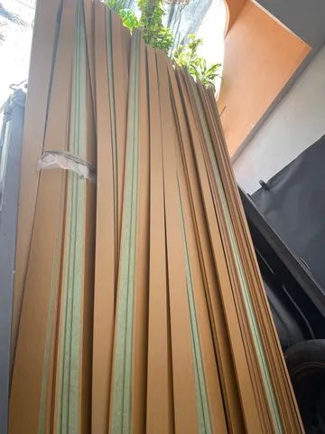 "alisar de porta" no Brasil
