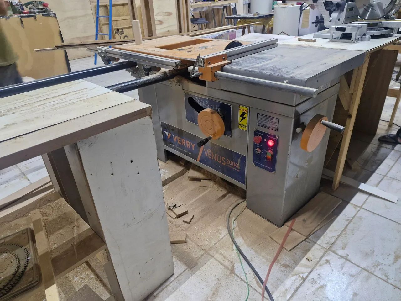 Esquadrejadeira Vênus 2000 i profissionais - Máquinas para produção ...