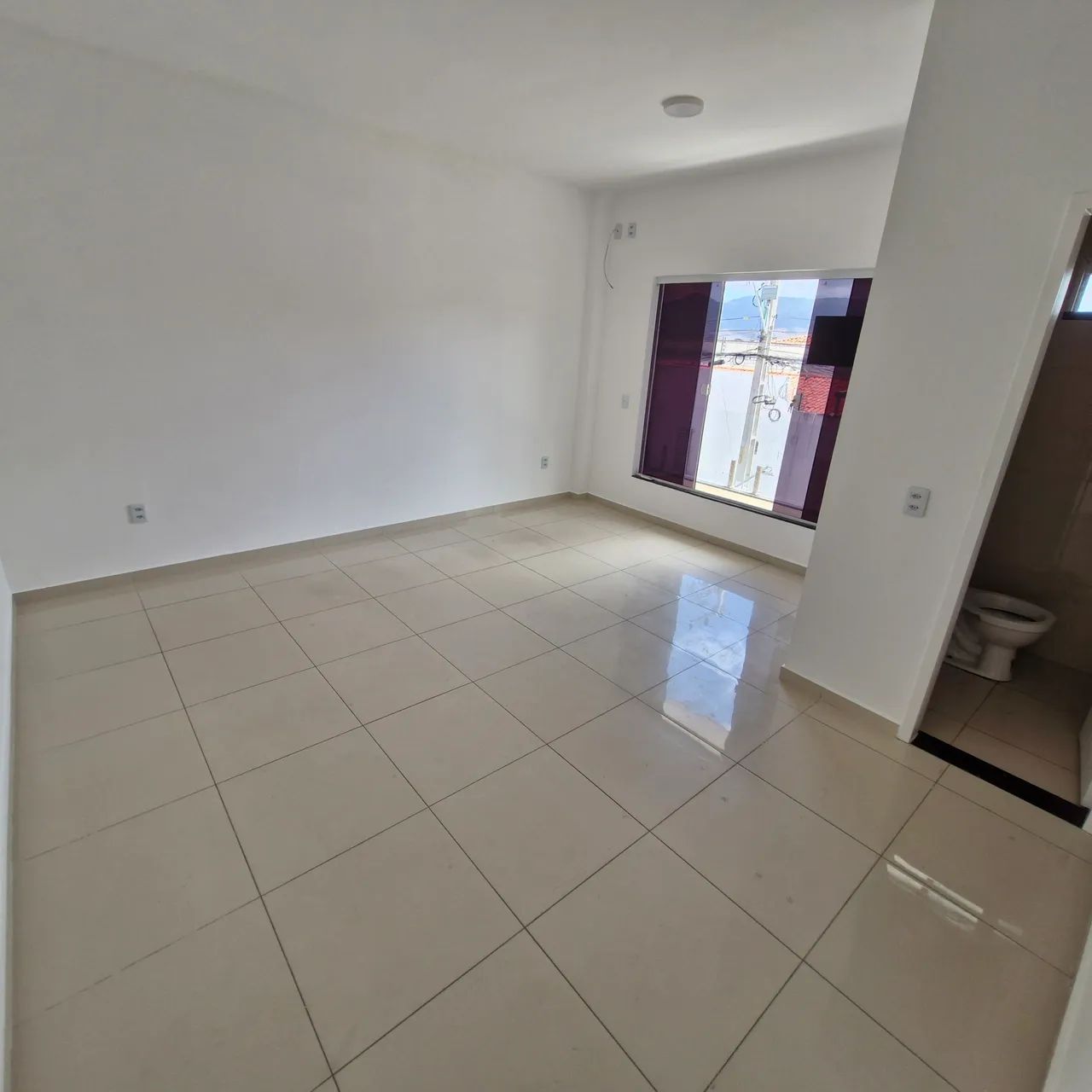 Alugo sala comercial no Centro de Maranguape, defronte à Cegace e ao ...