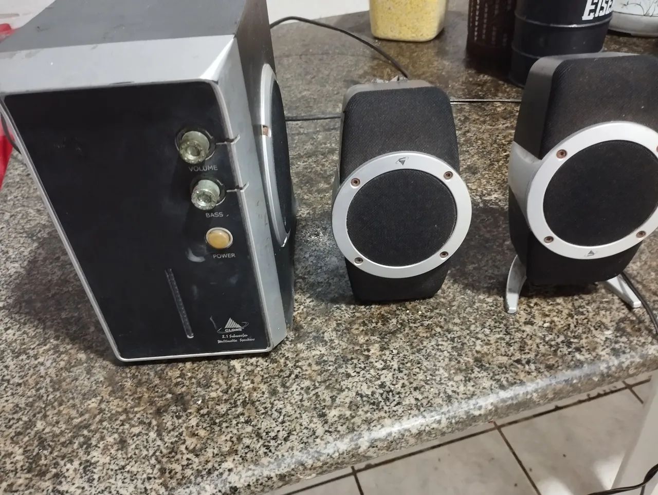 Som 2.1 CLONE com Subwoofer + 2 Caixas - 127/220V - Entrada RCA ...