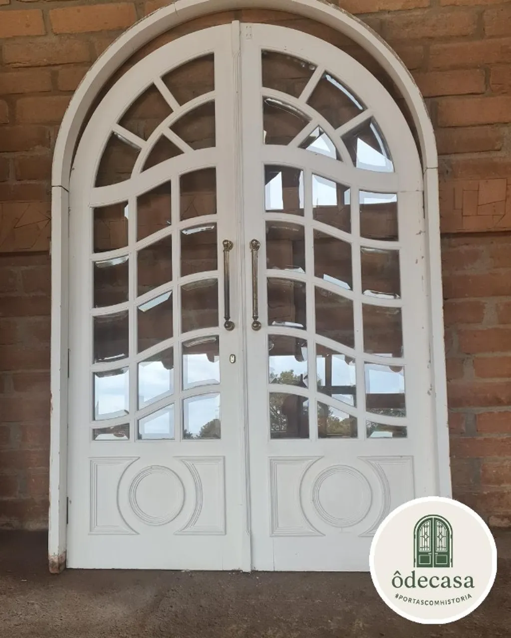 "porta antiga" no Brasil