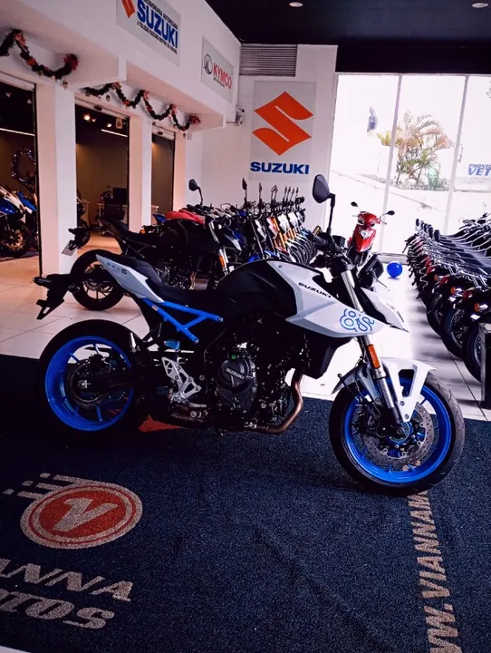 Motos Suzuki GSX-8S no Brasil