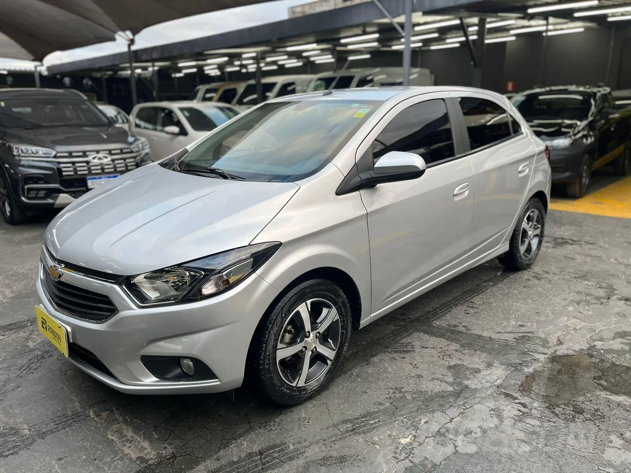 CHEVROLET ONIX 2018 Usados e Novos