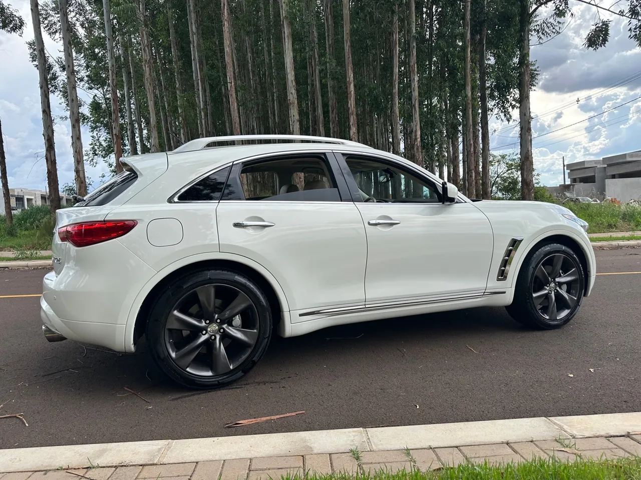 INFINITI FX50 Usados e Novos